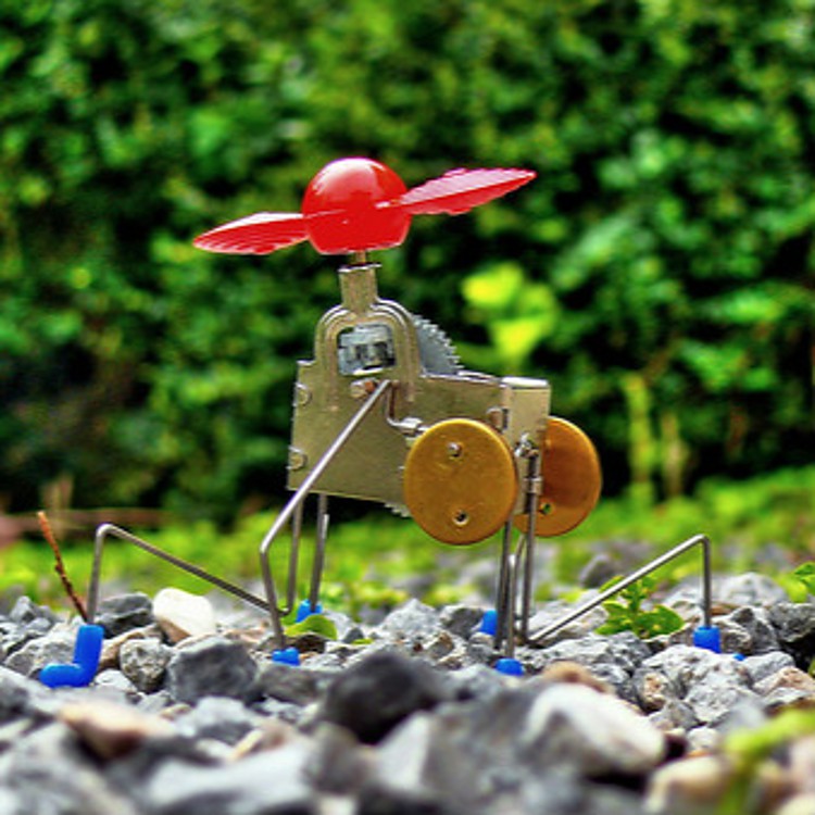 Robot a Cuerda "Pintacuda"